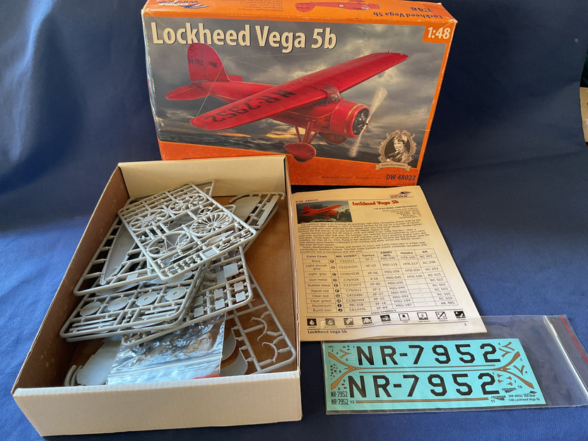 Dora Wings 1/48 Lockheed Vega 5b Record Flights Amelia Mary Earhart (D ...